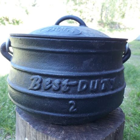 Potjie size 2 with legs - Taste of Africa